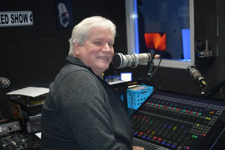 Barnes returns to the airwaves